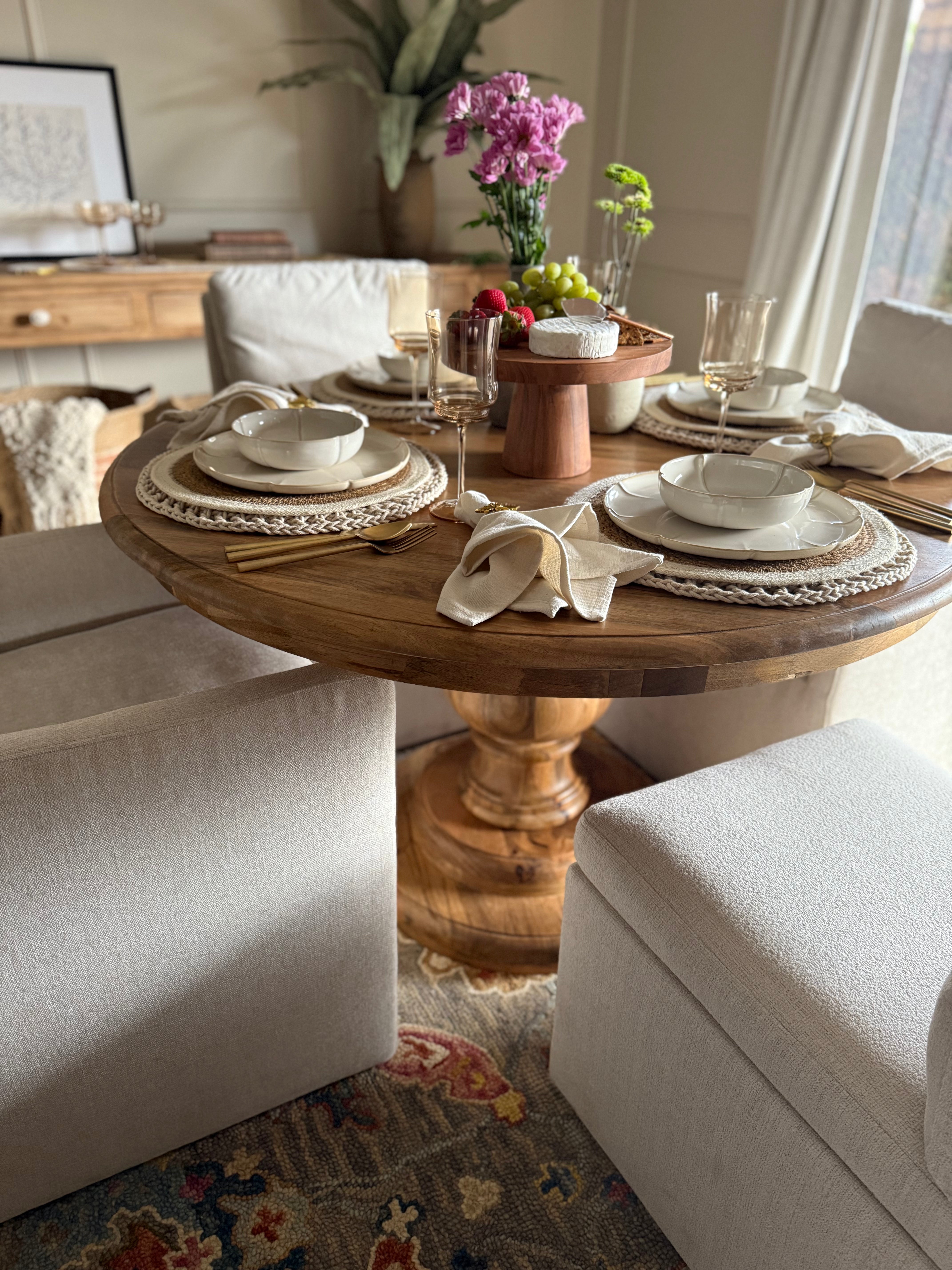 JJD Traditional Round Dining Table – Julie Jones™️ Home